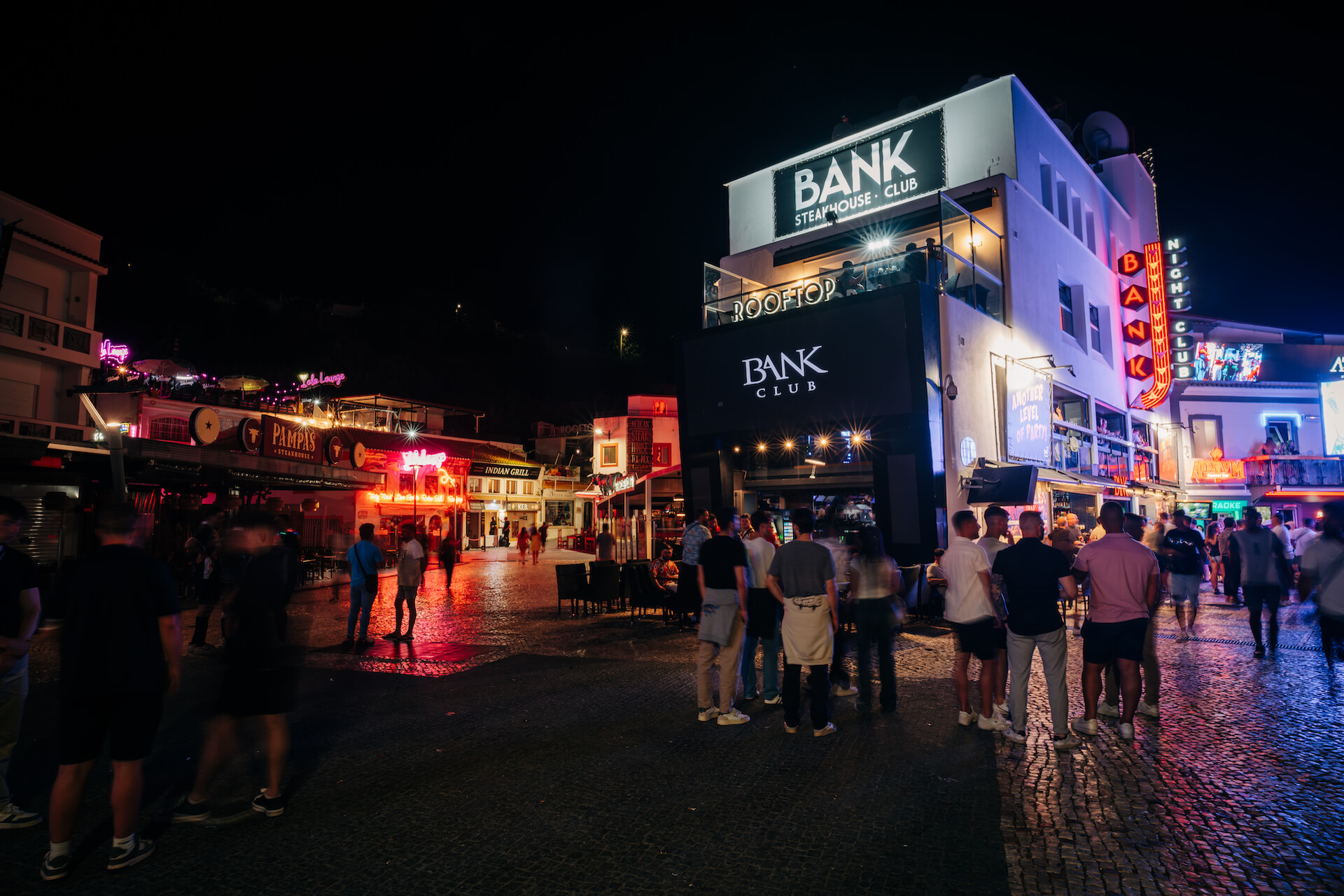 Bank Bar - VIP Table - Online platform for activities | Albufeira Night ...